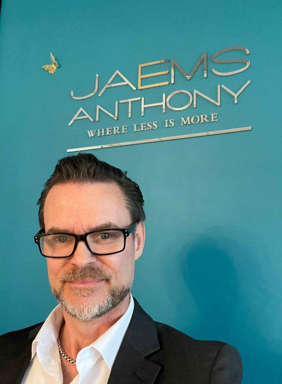 About Us – Jaems Anthony